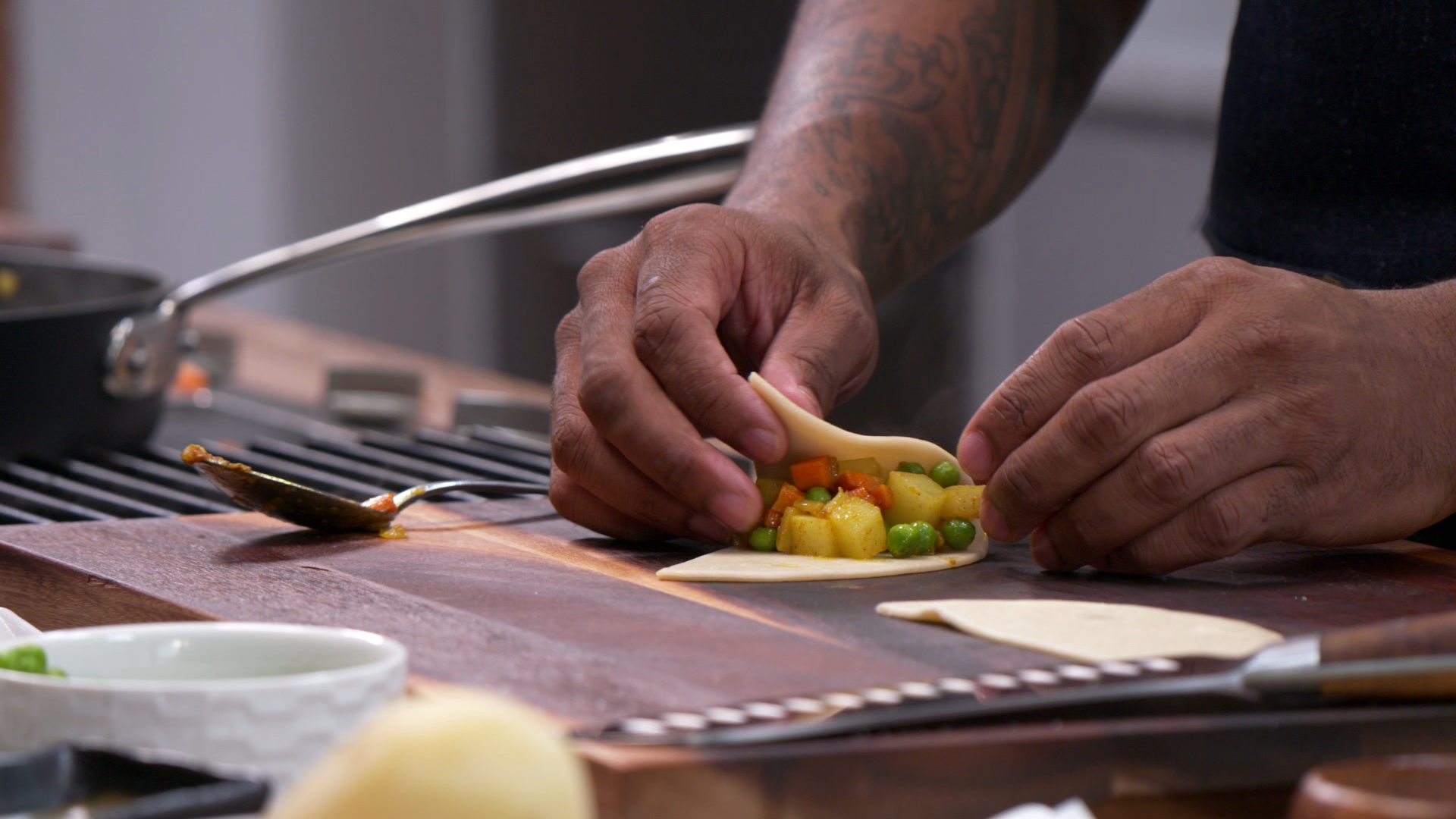 Just Eats With Chef JJ | CLEO TV