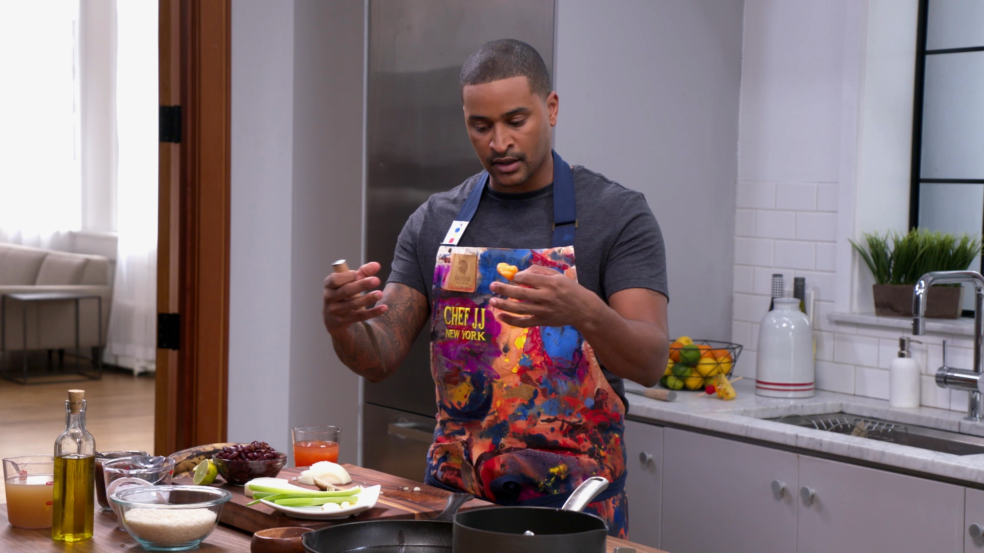 Just Eats With Chef JJ | CLEO TV